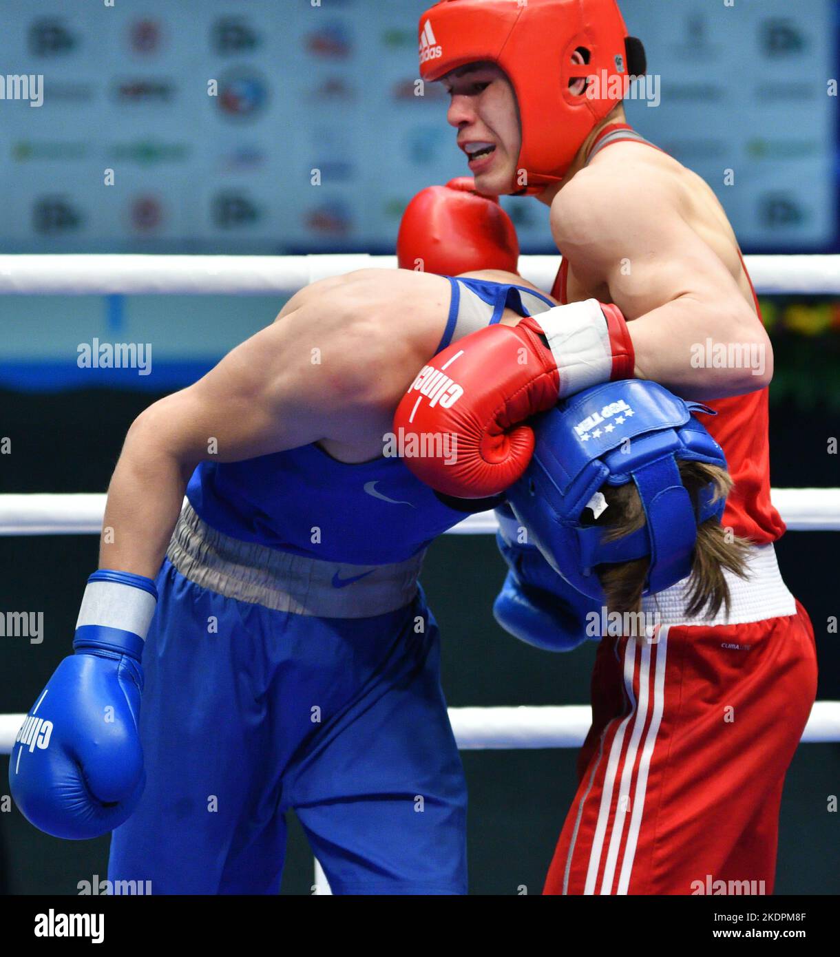 Two boys boxing in ring hi-res stock photography and images - Alamy