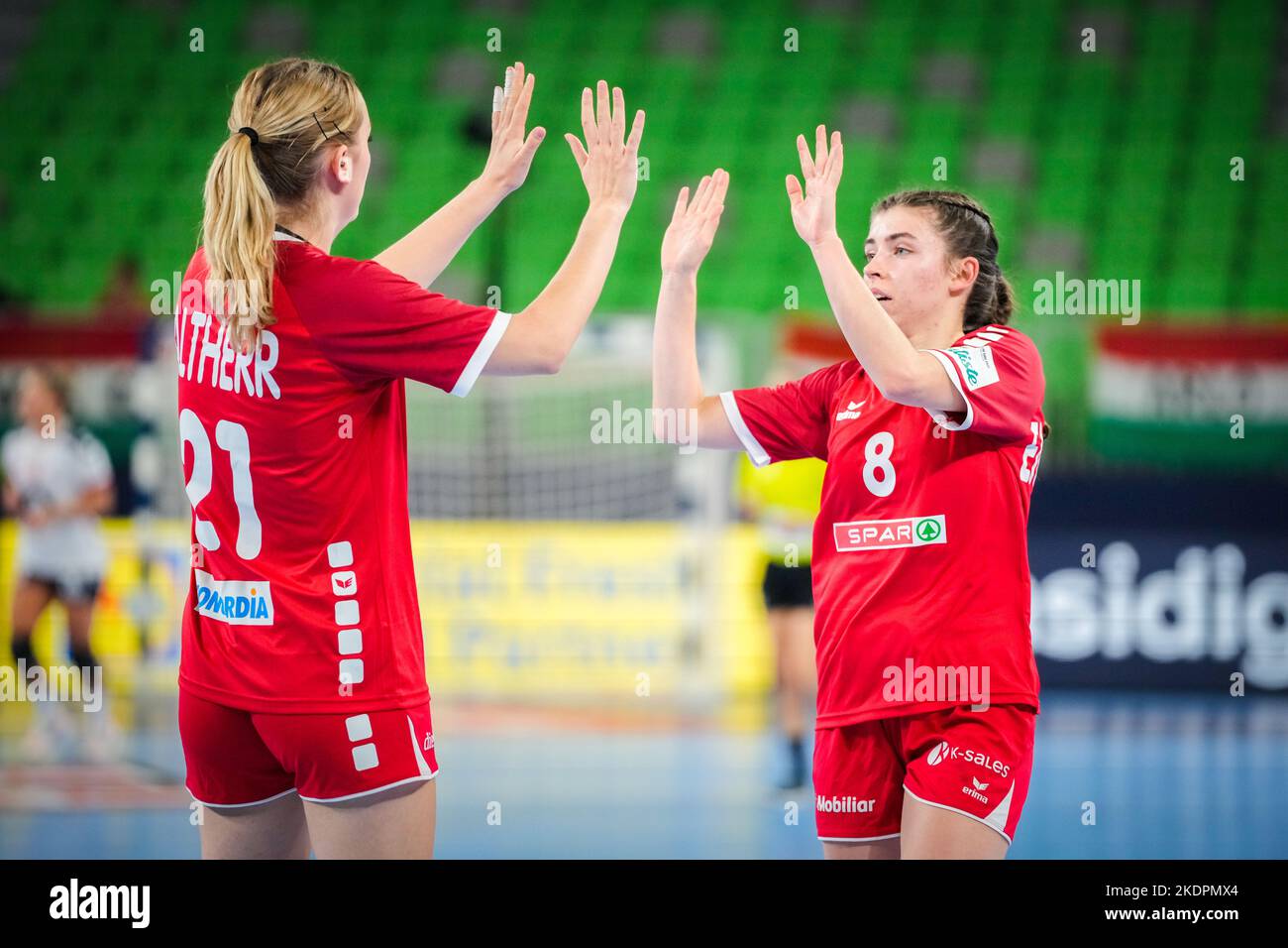Ljubljana, Slovenia 20221106.Switzerland's Malin Altherr and Mia ...