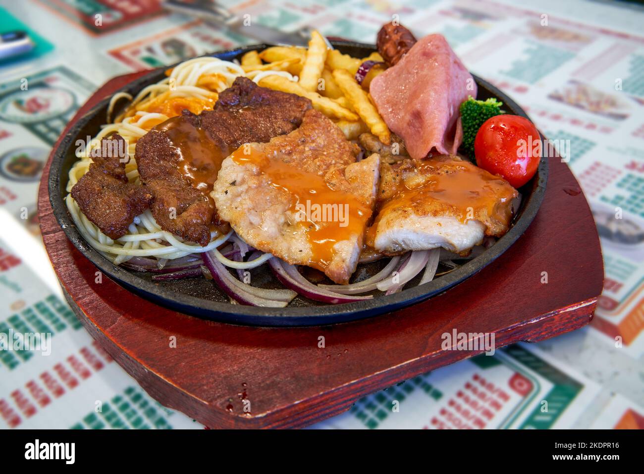 Sliced grilled juicy chicken fillet hi-res stock photography and images ...