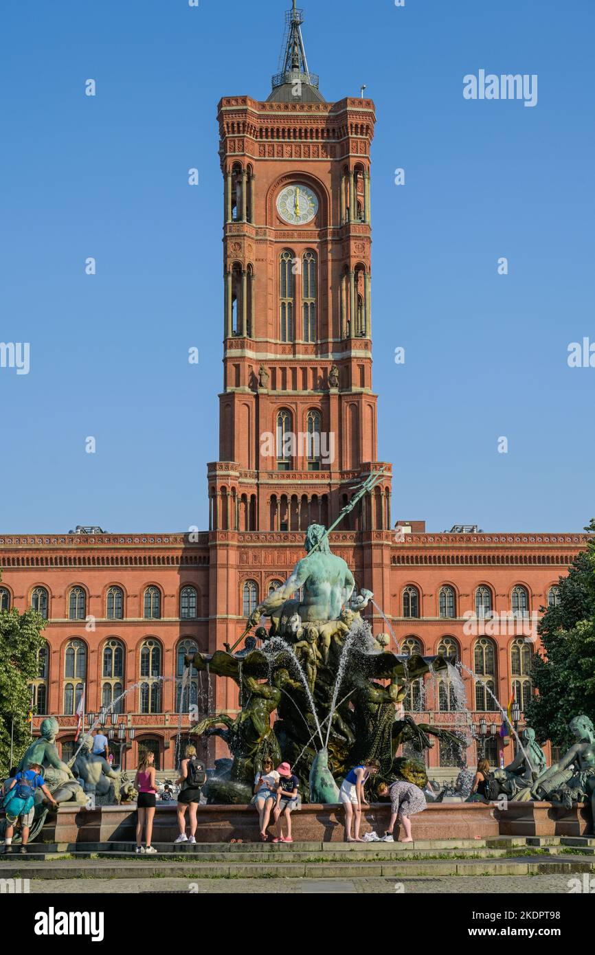 Rotes Rathaus, Neptunbrunnen, Rathausstraße, Mitte, Berlin, Deutschland ...