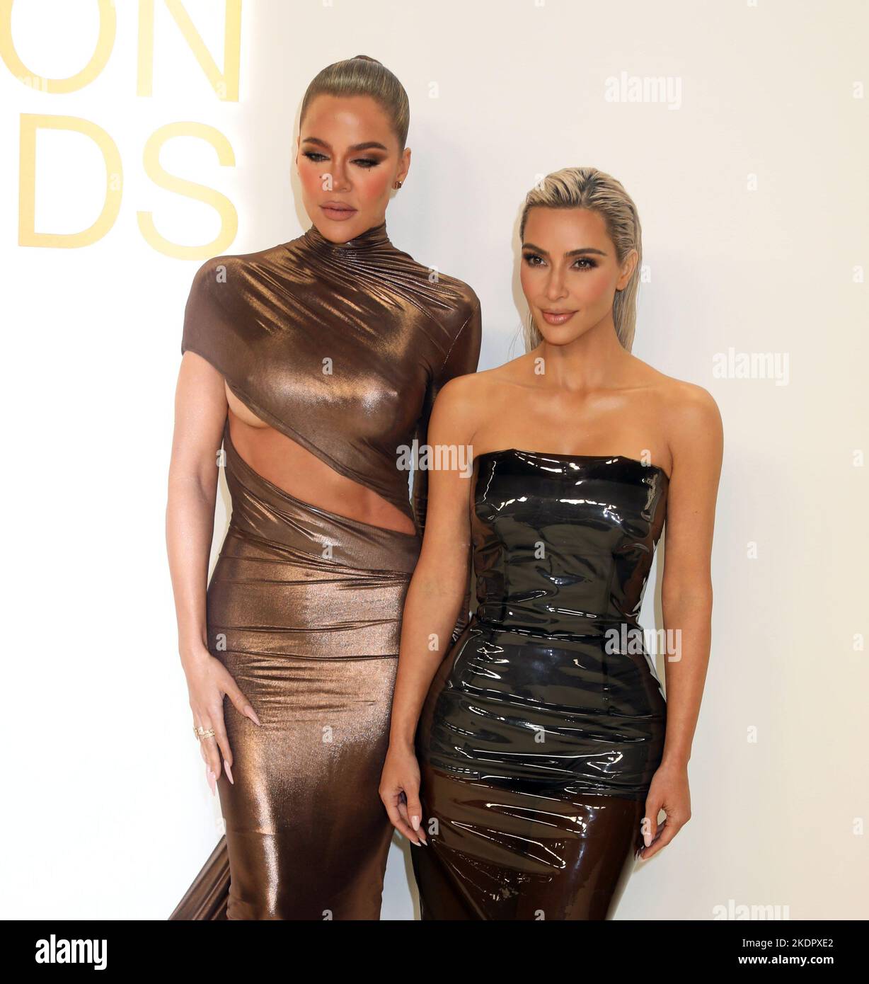 November 7, 2022, New York City, New York, USA: KHLOE KARDASHIAN and KIM KARDASHIAN seen at the ...