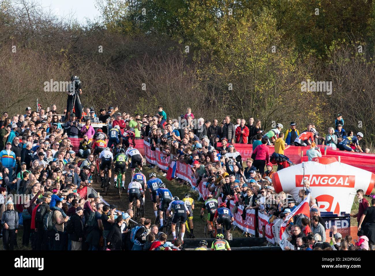 The crowd on the hill at the UCI Cyclocross World Cup Tábor Stock Photo ...