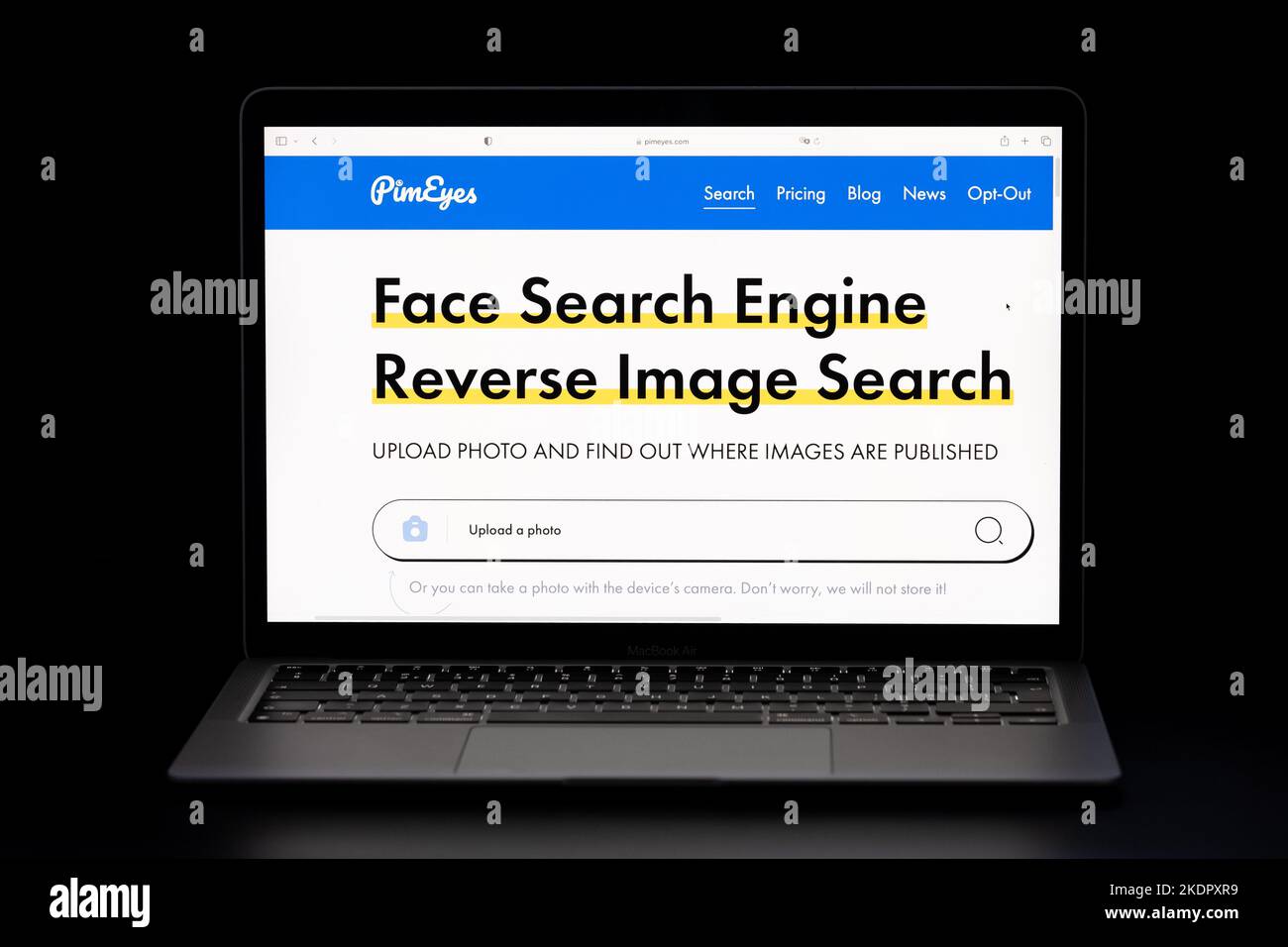 Reverse image search hi-res stock photography and images - Alamy