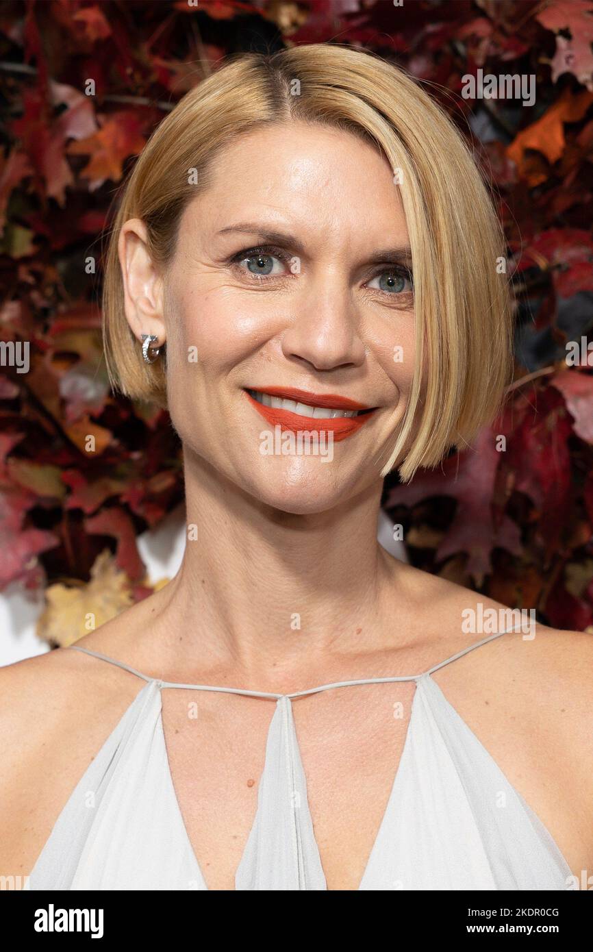 Fleishman is in trouble claire danes hi-res stock photography and images - Alamy