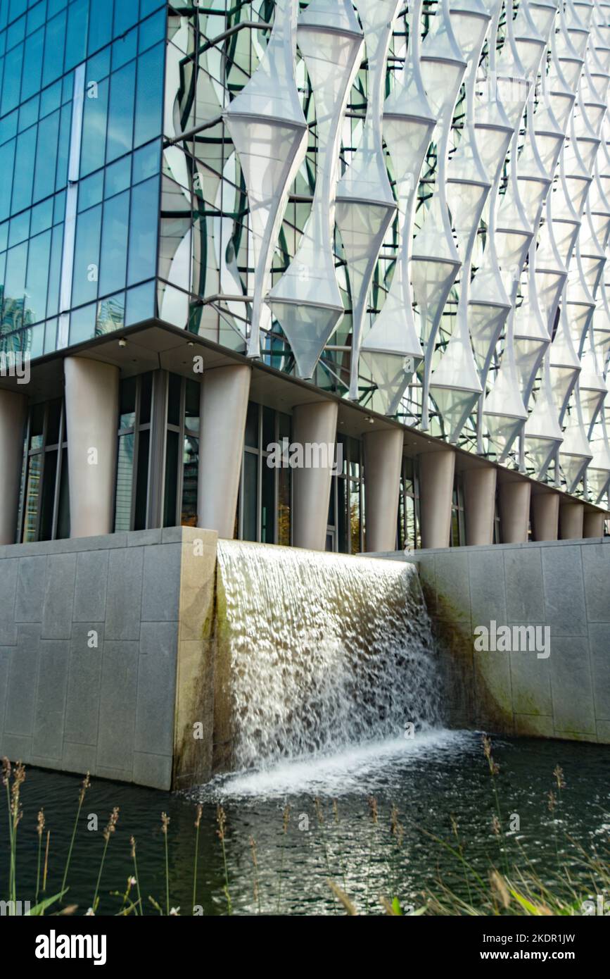 The Embassy of the United States of America in London is the diplomatic ...