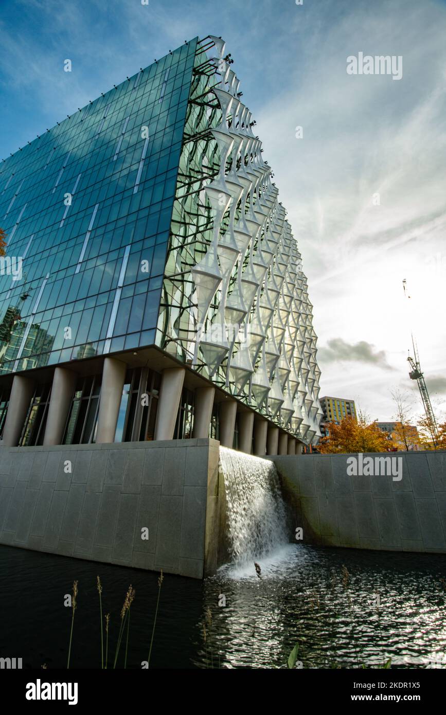 The Embassy of the United States of America in London is the diplomatic ...