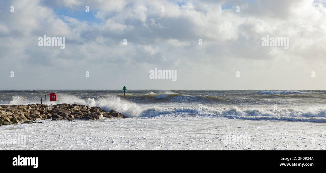 High Winds, Rough Seas 8th November 2022 Stock Photo - Alamy
