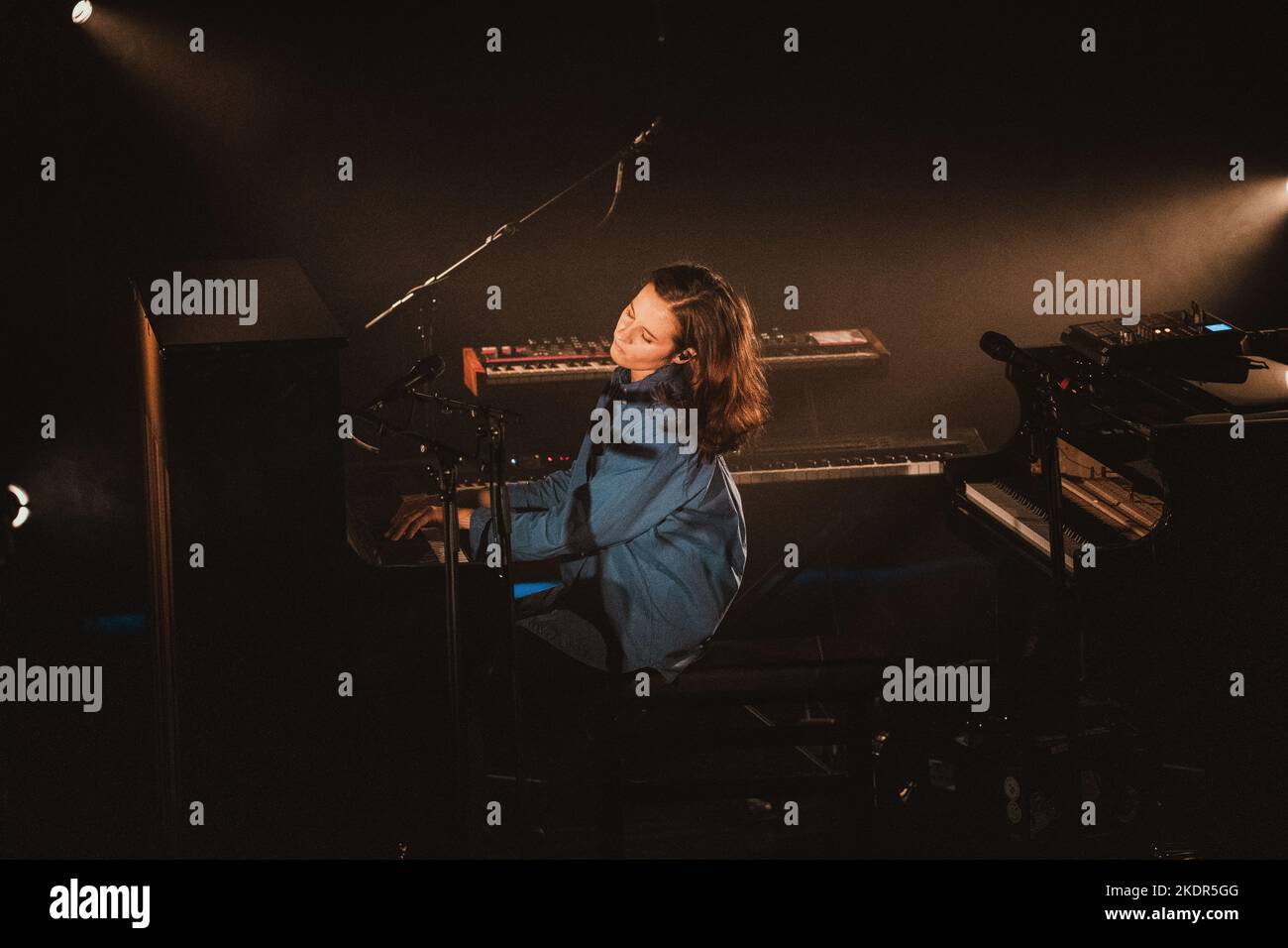 Neo classical pianist composer hi-res stock photography and images - Alamy