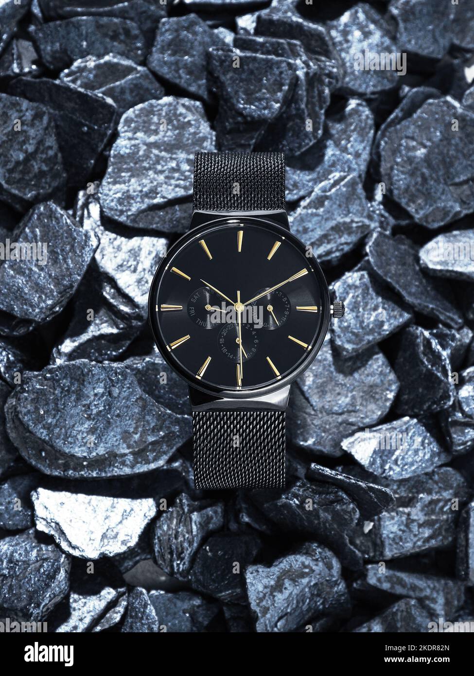 Black bacgrkound hi-res stock photography and images - Alamy