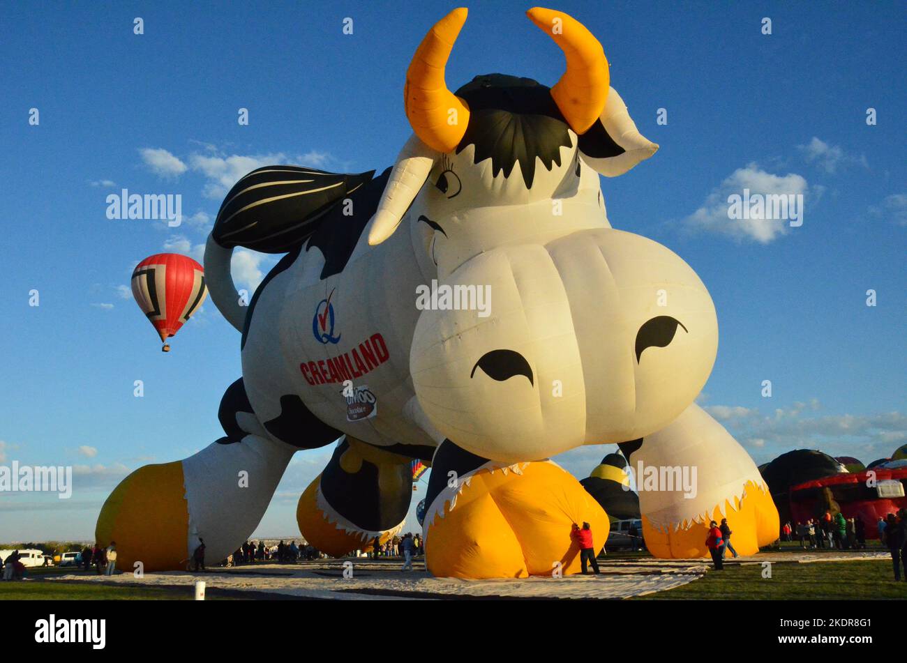 Creamland hot air balloon hi-res stock photography and images - Alamy