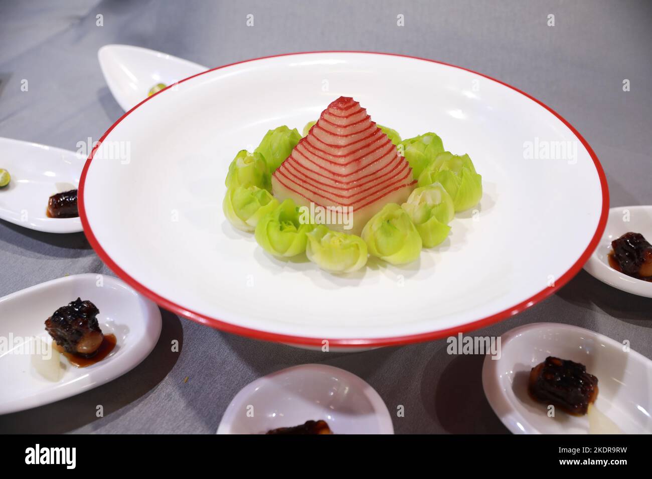 Gold pagoda meat hi-res stock photography and images - Alamy