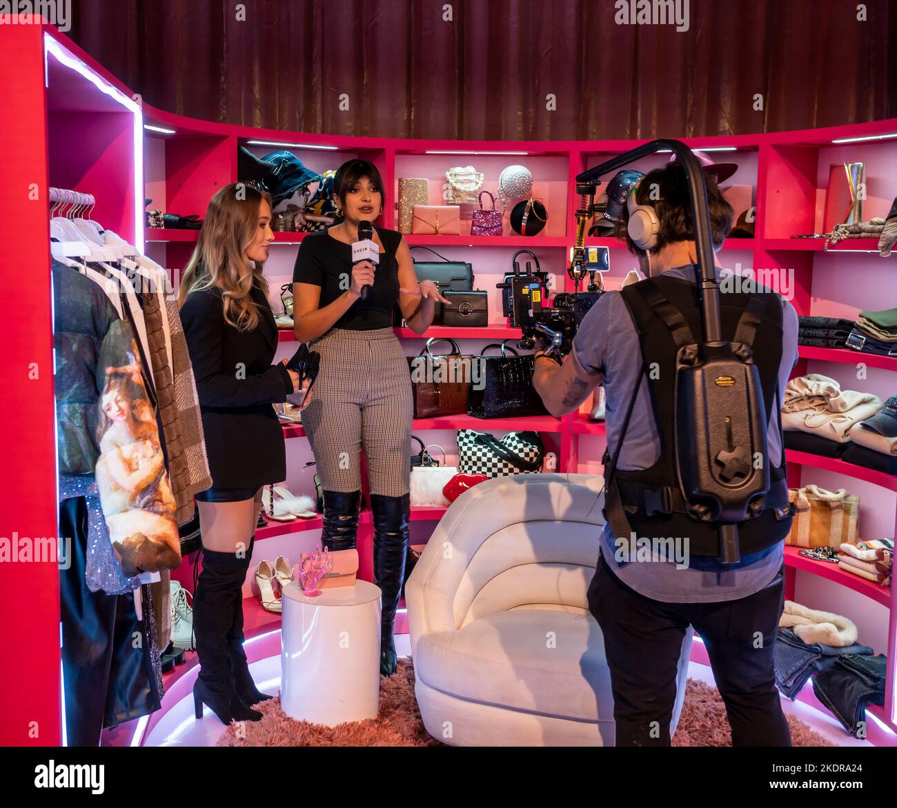 Influencer activation hi-res stock photography and images - Alamy