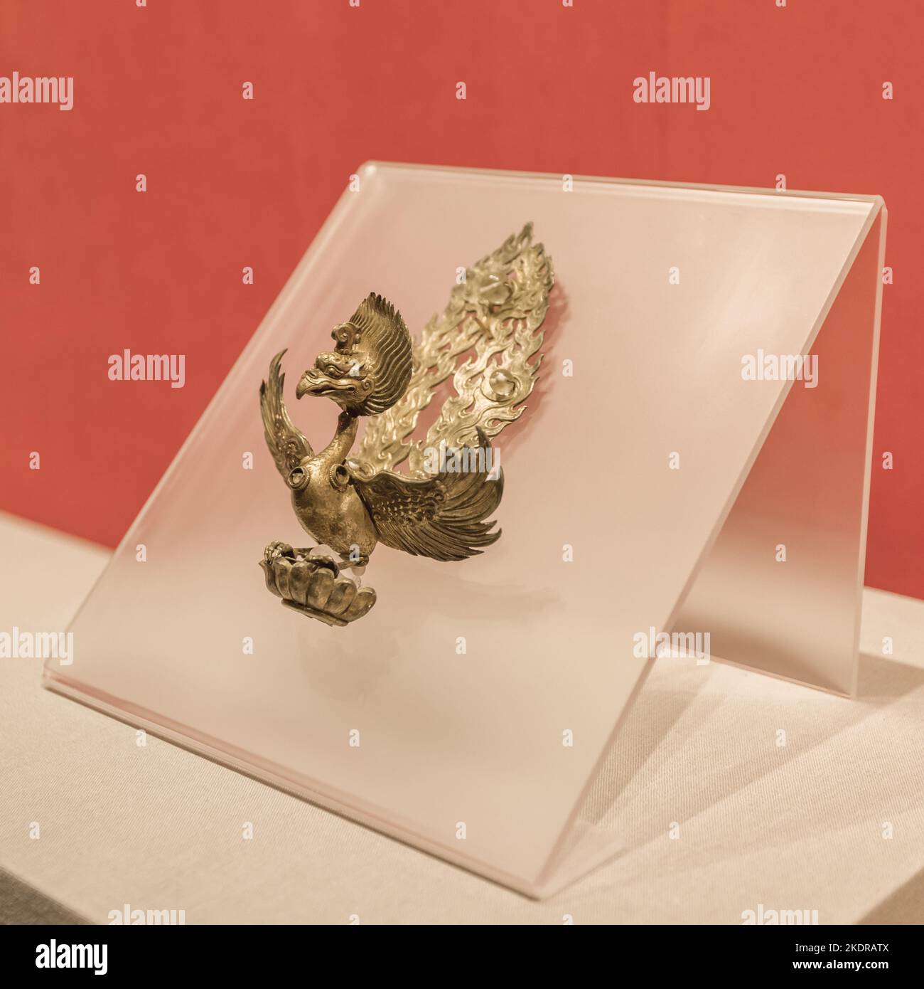 Yunnan museum in song dynasty of silver and gold pearl gold wings bird ...
