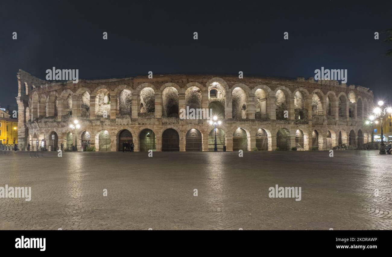 Verona, Italy - 03-04-2022: The beautiful Arena of Verona illuminated ...