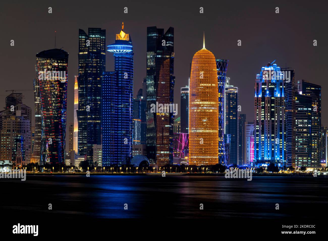 Evening skyline of doha hi-res stock photography and images - Alamy