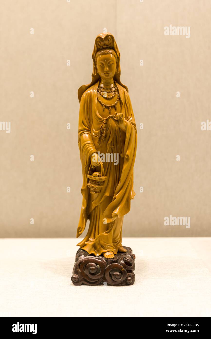Chinese craft art gallery - boxwood carving - switch guanyin - 1982 ...