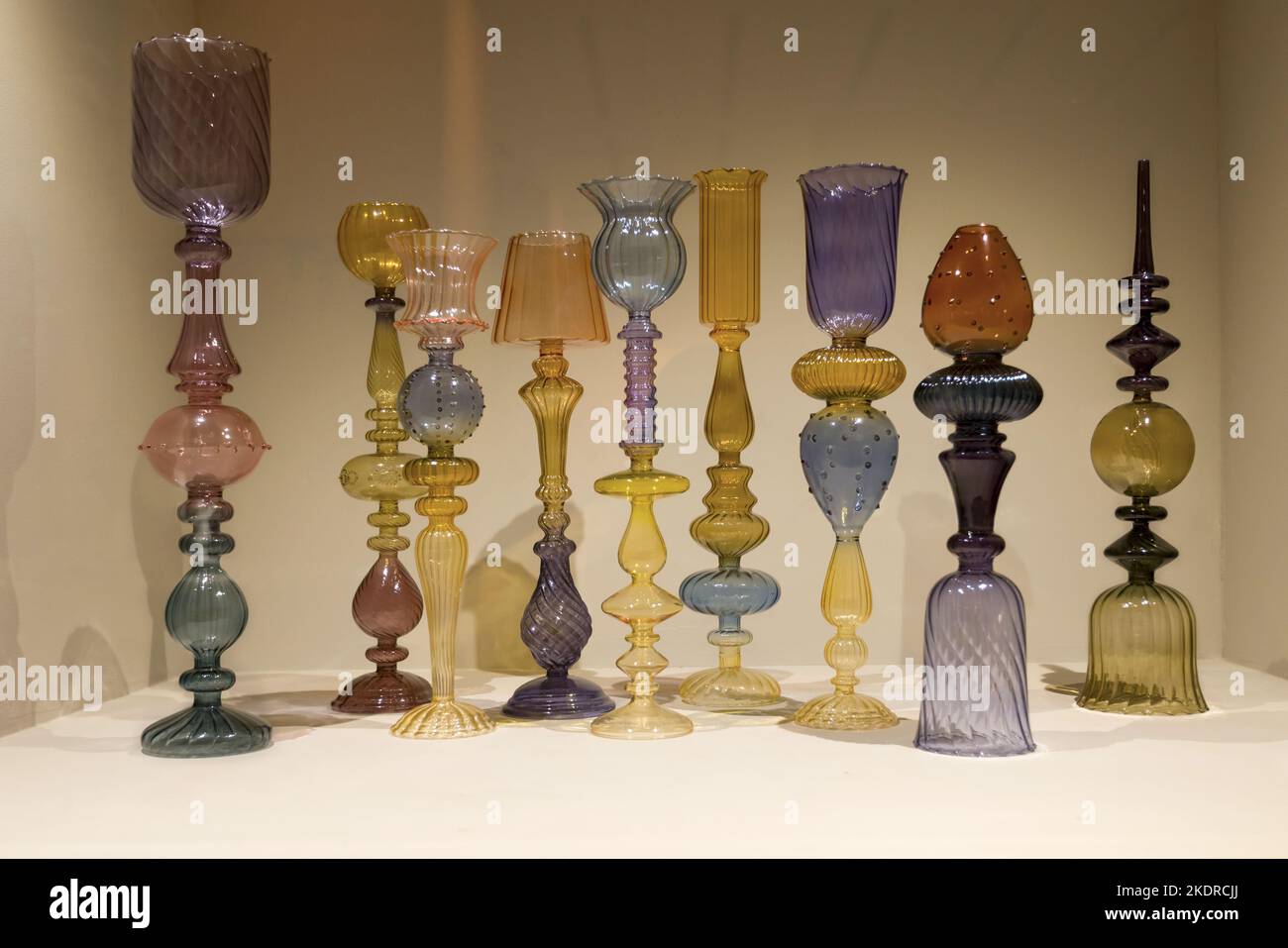 Modern chinese art glass hi-res stock photography and images - Alamy