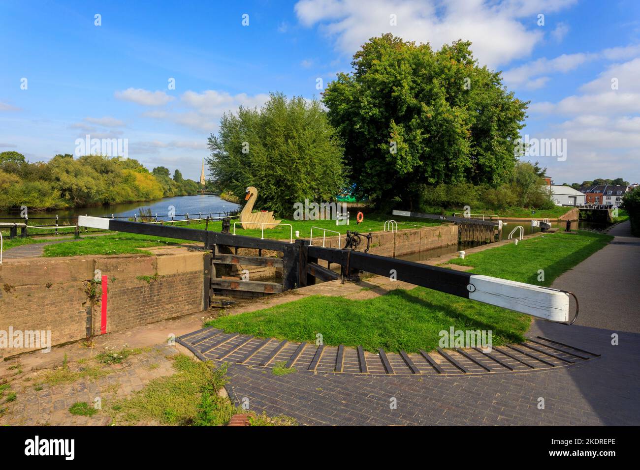 Diglis Locks in Worcester are where the Worcester & Birmingham Canal meets the River Severn ...