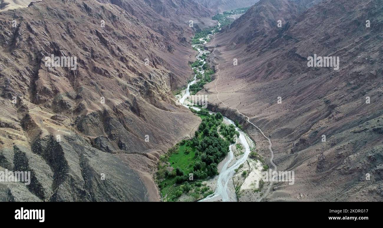 Dry and hot valleys hi-res stock photography and images - Alamy