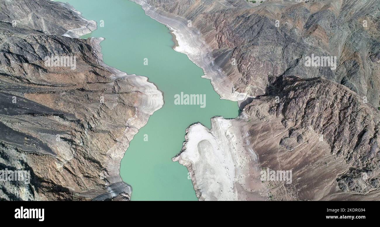 Hot valleys hi-res stock photography and images - Alamy