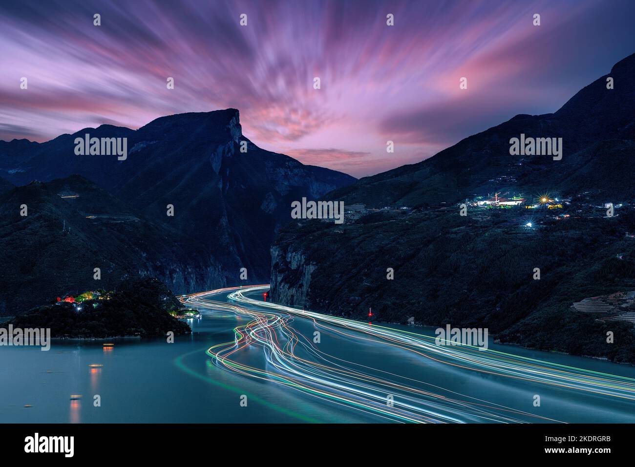 Qutang gorge hi-res stock photography and images - Alamy