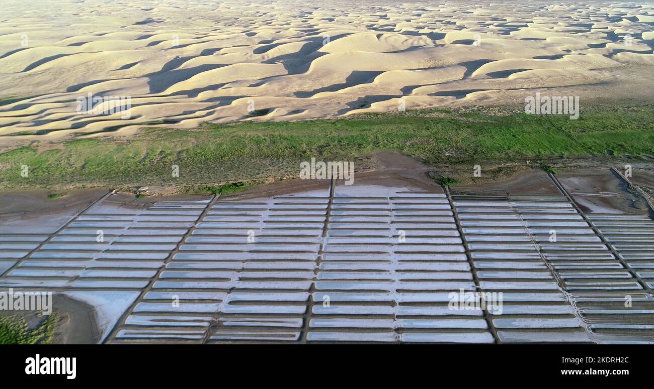 La shan right flag: the badain jaran desert scenery Stock Photo - Alamy
