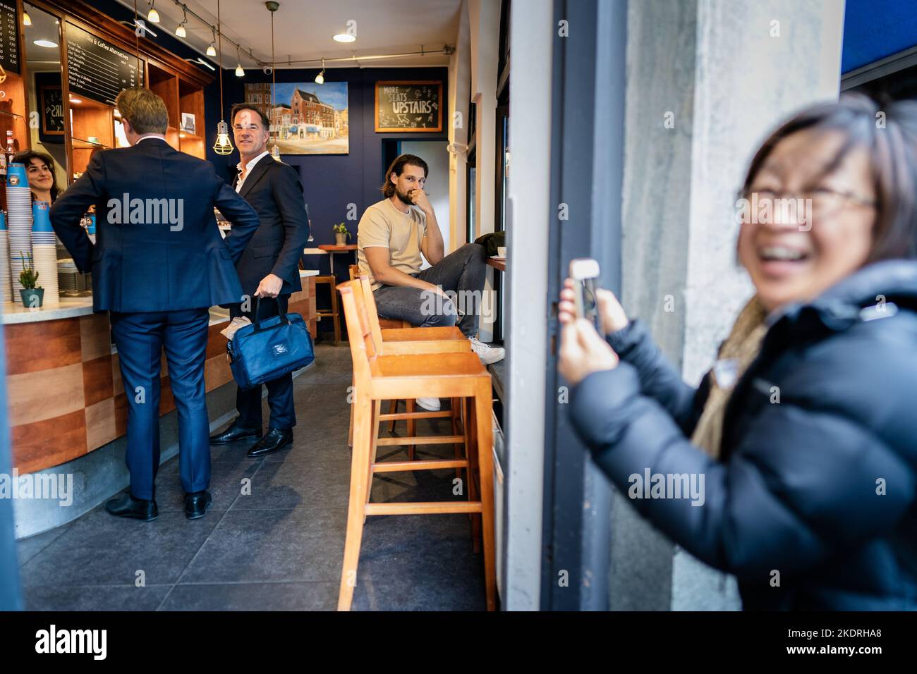 Fraction room selective attention hi-res stock photography and images ...