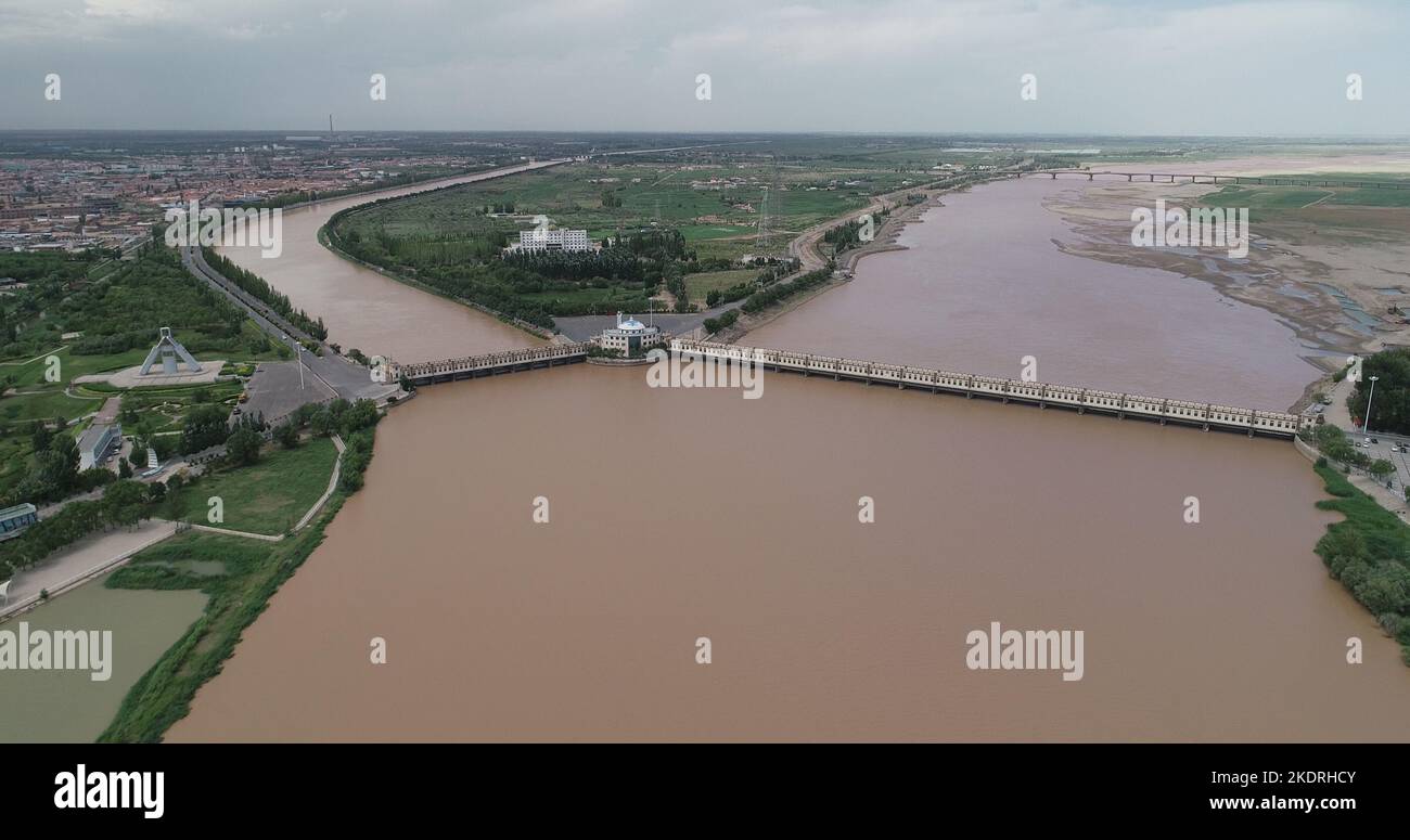 On the first gate: Huang Hesan male national water conservancy scenic ...