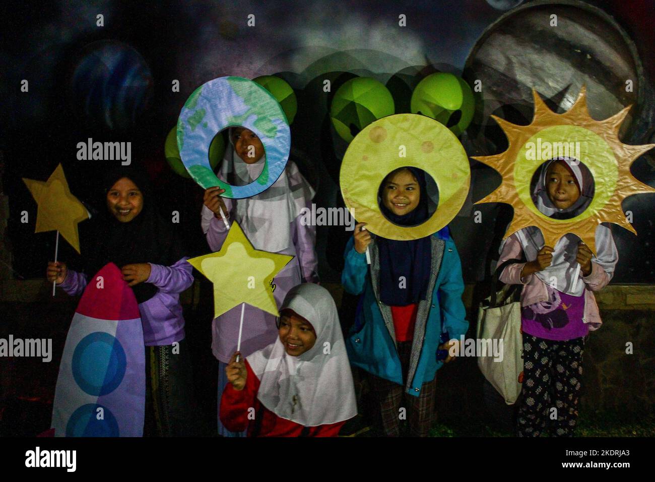 Bandung, West Java, Indonesia. 8th Nov, 2022. Children take a picture during studying the phase ...