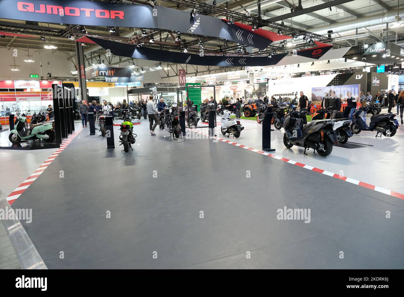 Milano, Italia. 8 Novembre 2022, QJ Motors stand alla 79ma edizione di ...