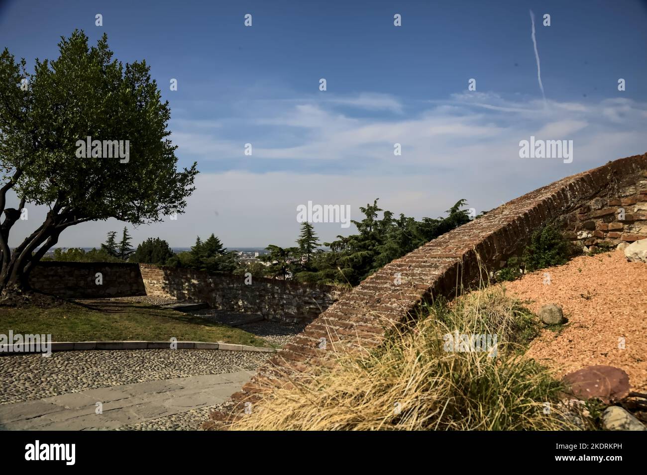 Crooked pathway hi-res stock photography and images - Alamy
