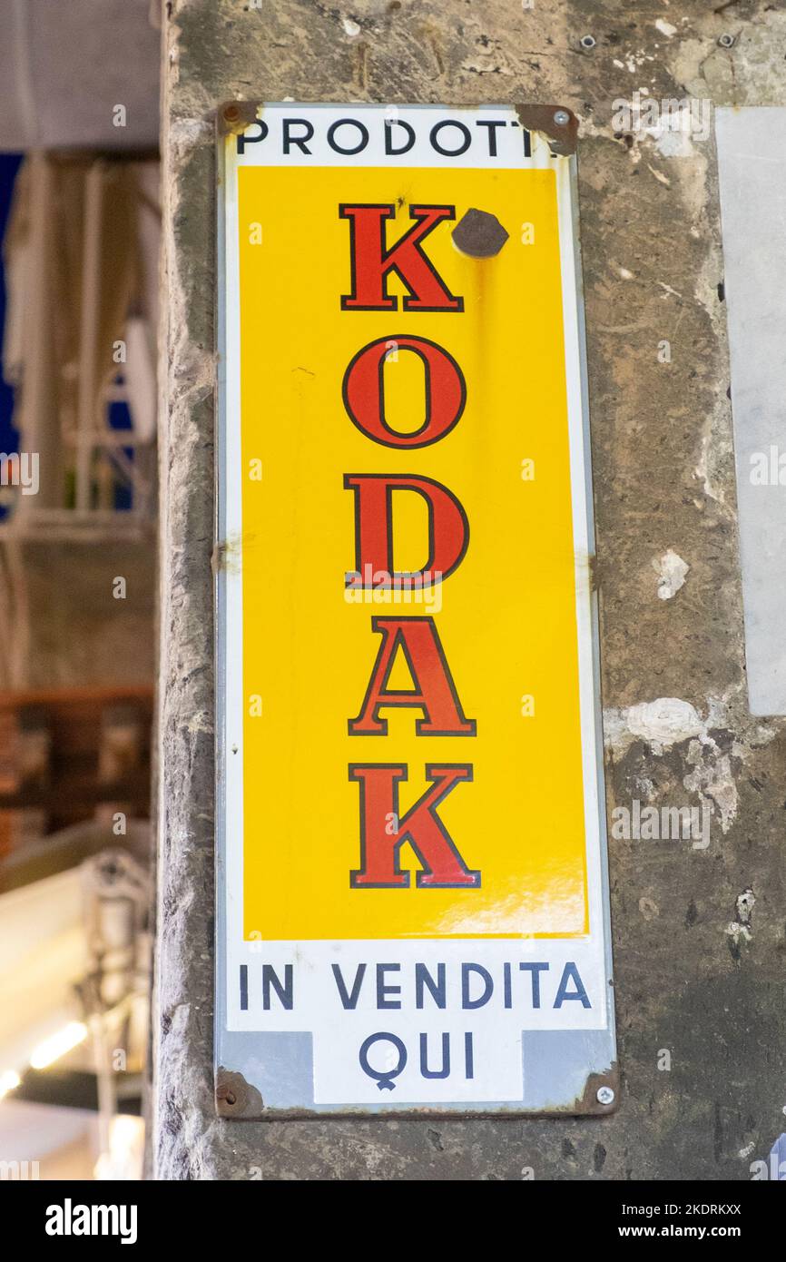 Old kodak sign italy hi-res stock photography and images - Alamy