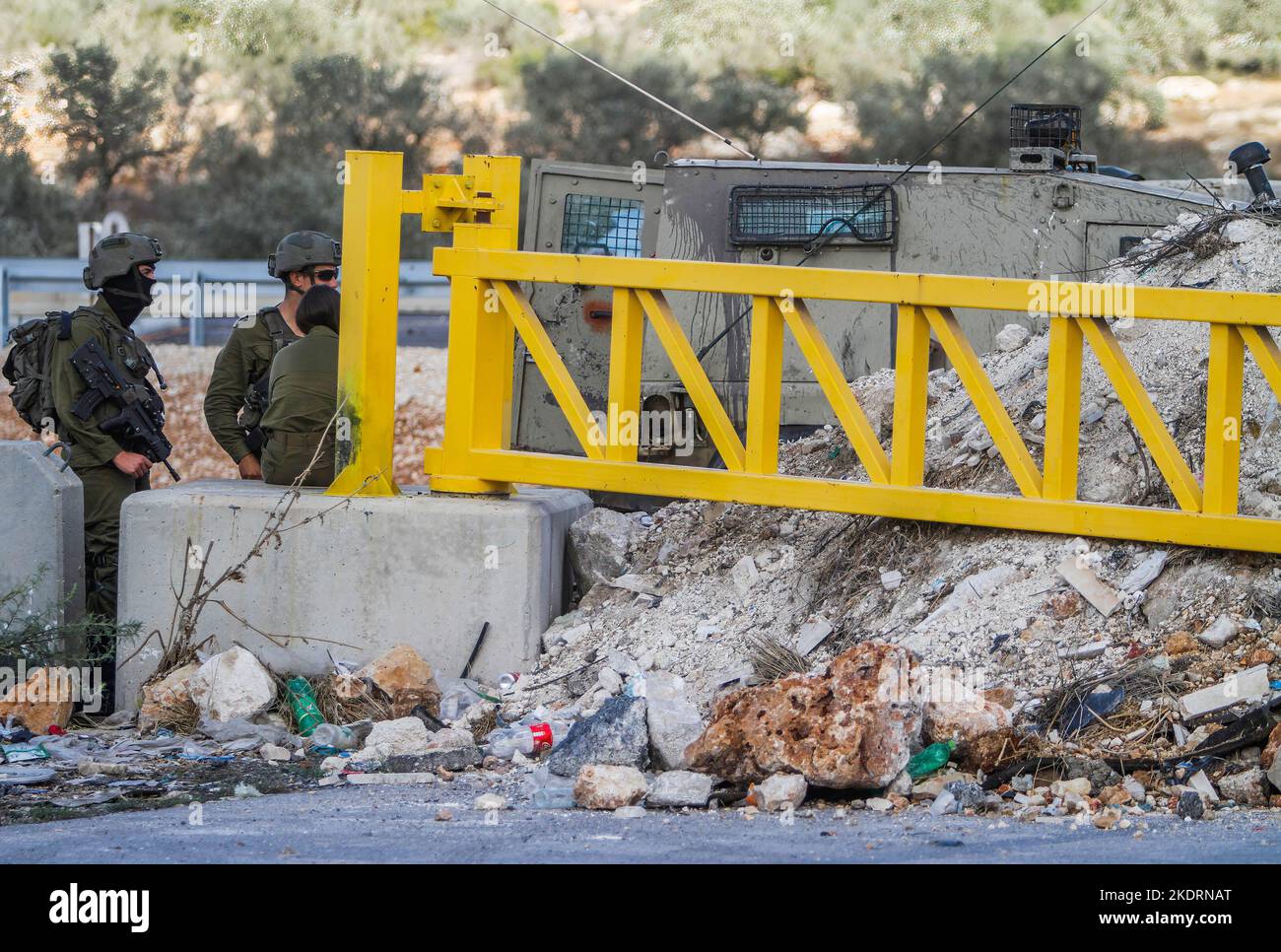 Qalqilya, Palestine. 8th Nov, 2022. Israeli soldiers guarding the ...