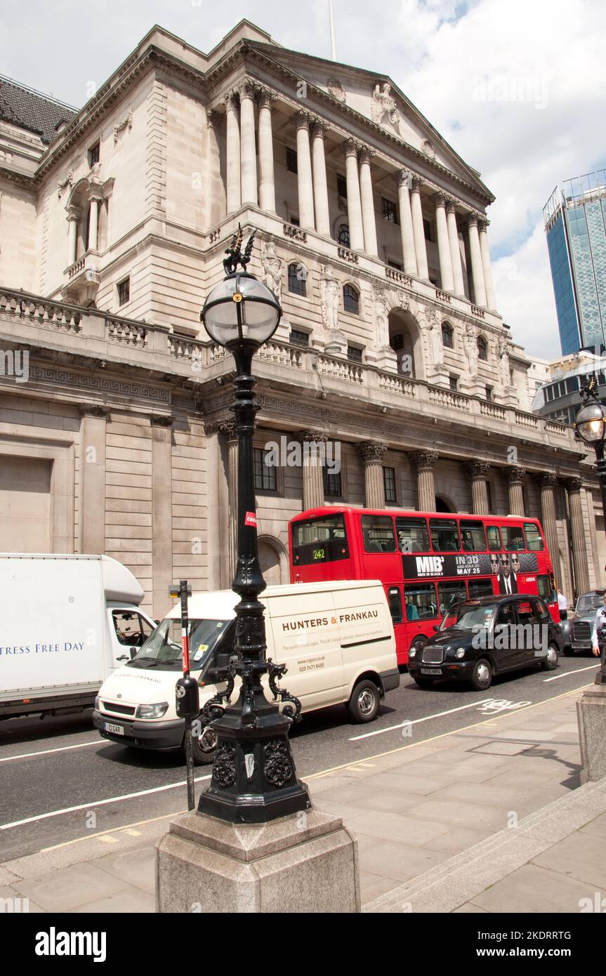 Classical bus hi-res stock photography and images - Alamy