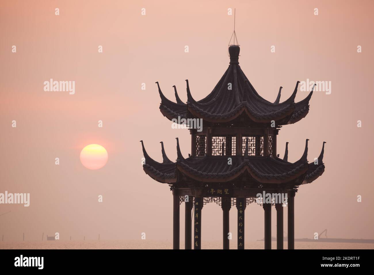 The taihu lake lake scenic area hi-res stock photography and images - Alamy