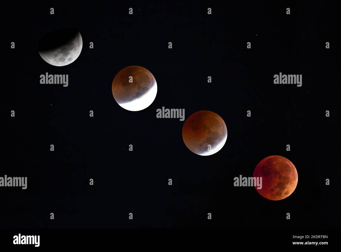 2022 lunar eclipse hi-res stock photography and images - Alamy