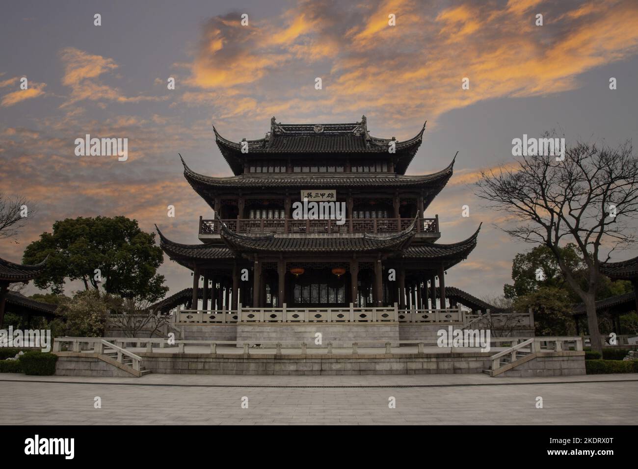 Suzhou panmen gate scenery Stock Photo - Alamy