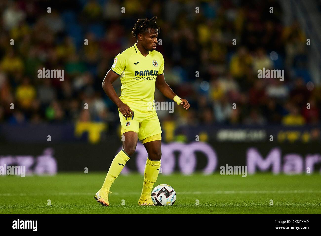 Samuel chukwueze de villarreal cf hi-res stock photography and images ...