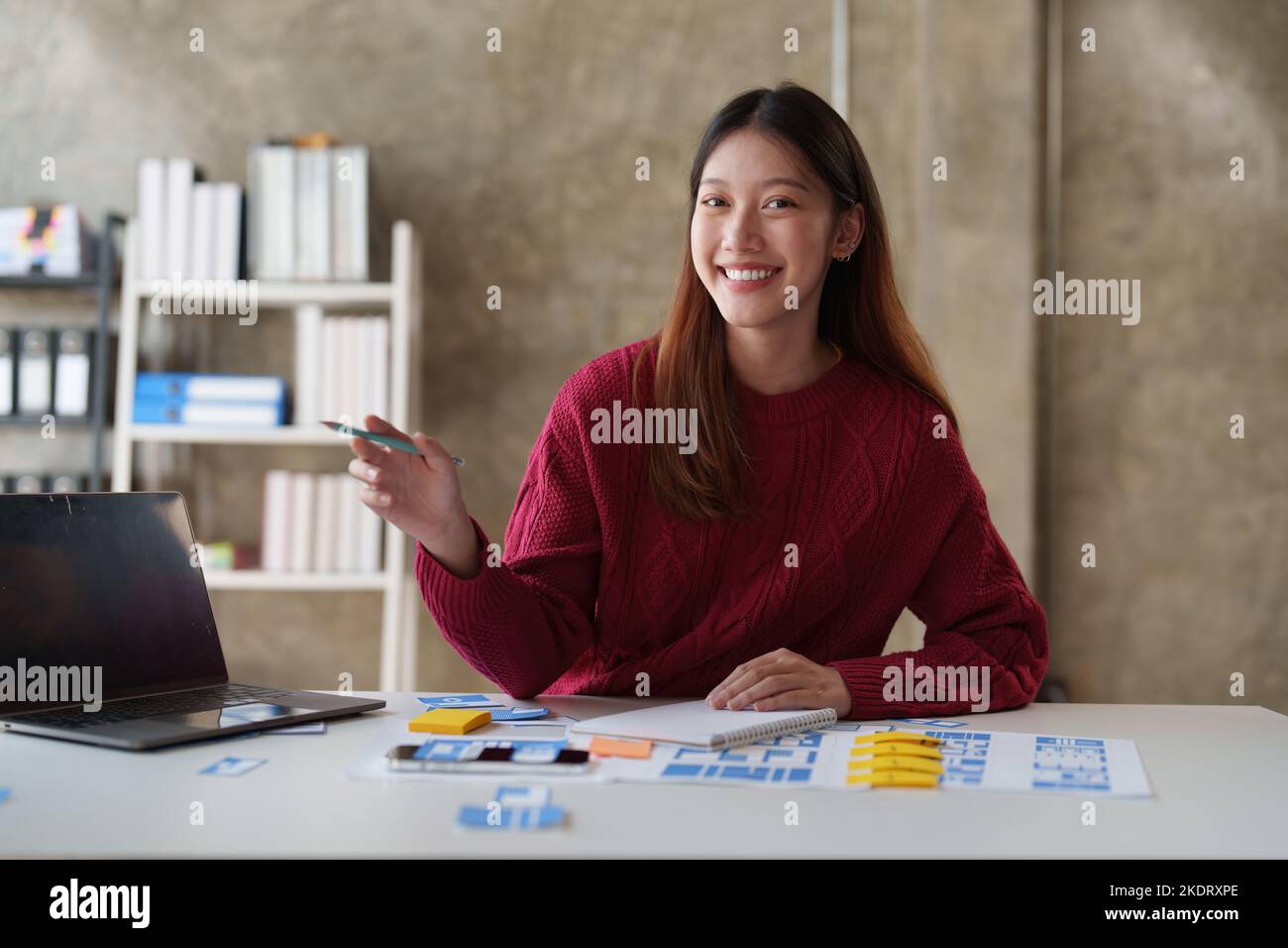 UX Developer and ui designer brainstorming about app interface design ... UX Developer and ui designer brainstorming about app interface design ...