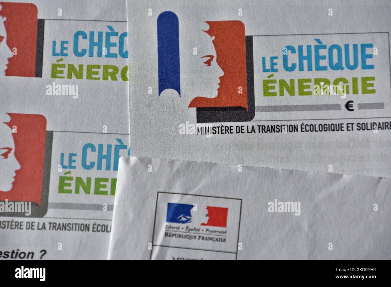 Energy cheque hi-res stock photography and images - Alamy