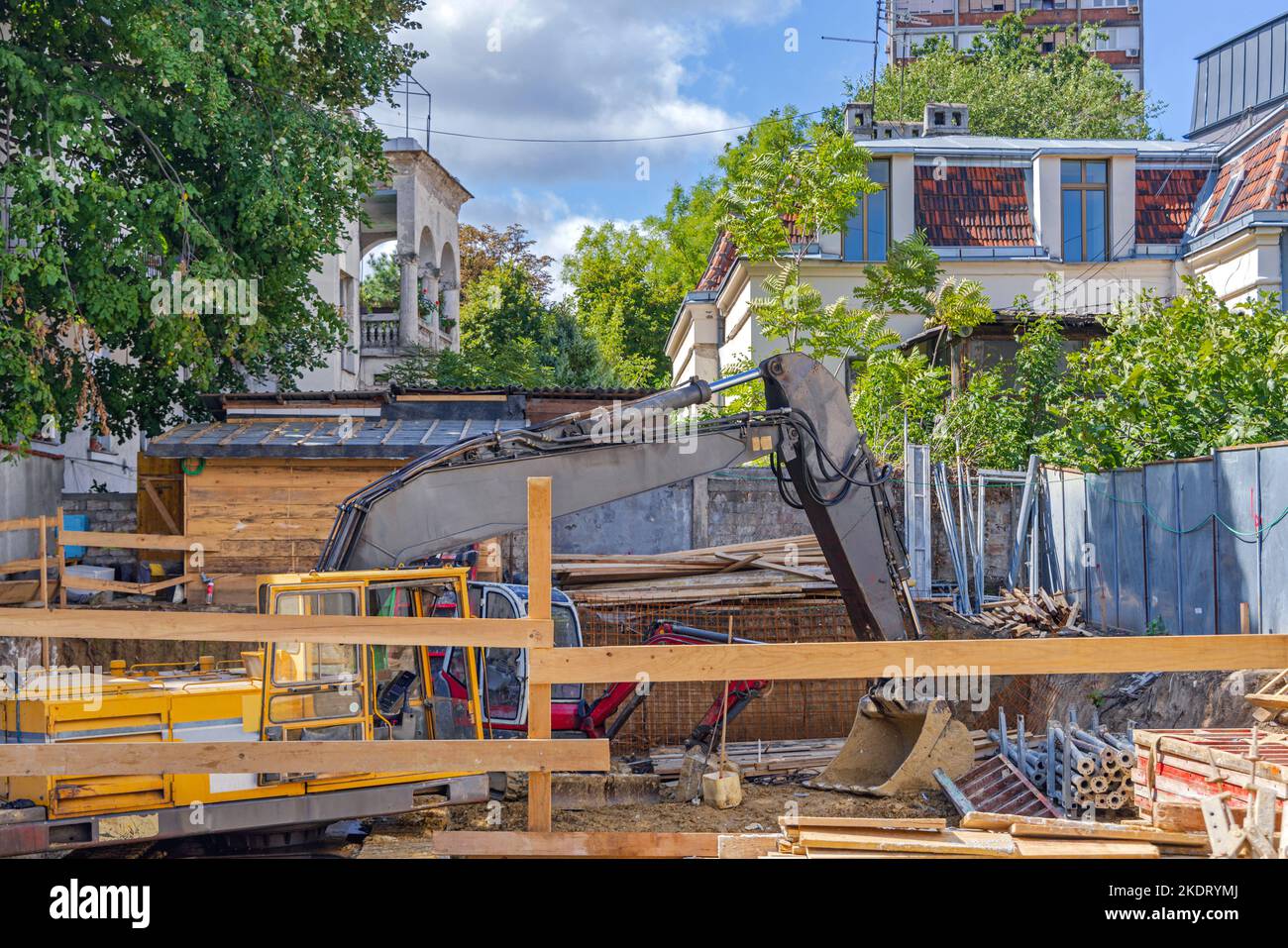 House basement digging hi-res stock photography and images - Alamy
