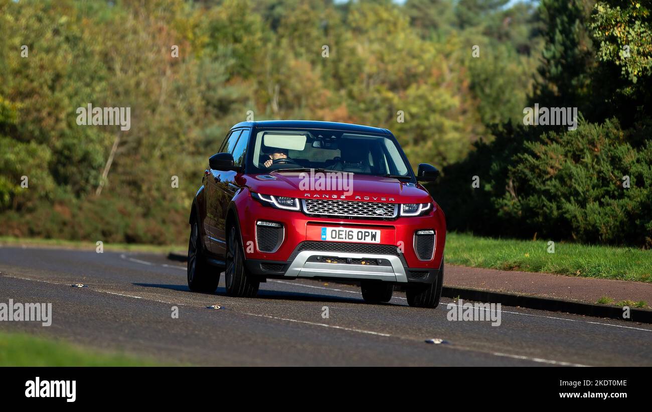 Range rover red suv car hi-res stock photography and images - Alamy