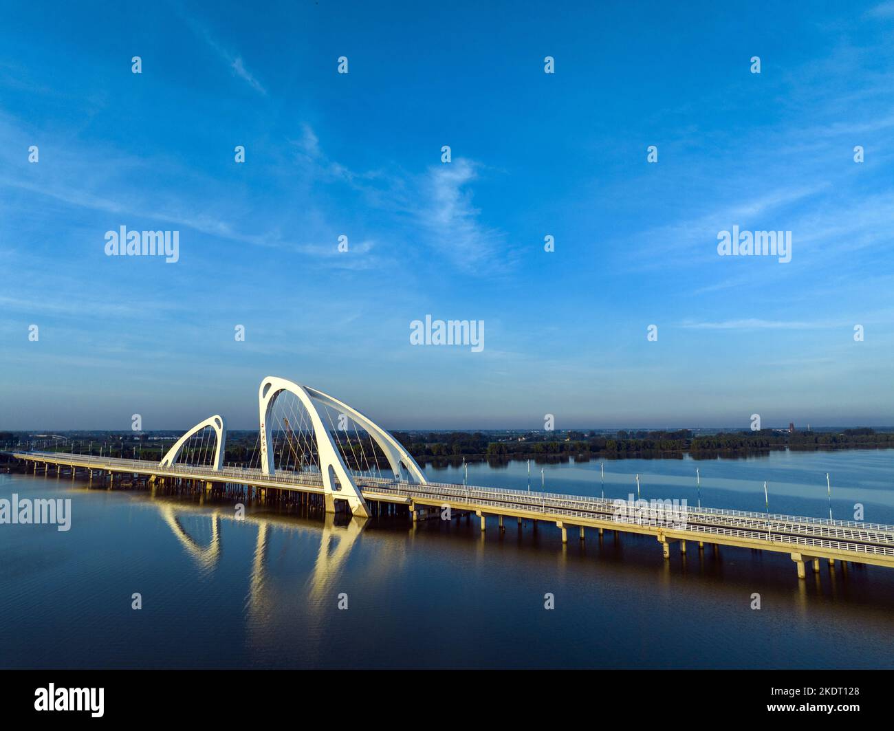 Web celebrity attractions hi-res stock photography and images - Alamy