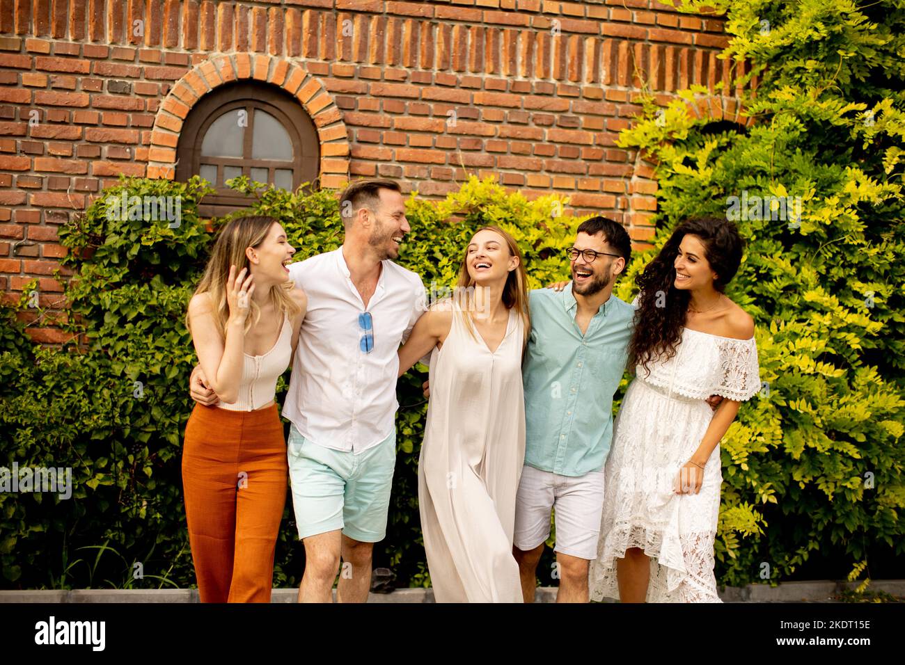 Group of young people having fun outdoors Stock Photo - Alamy