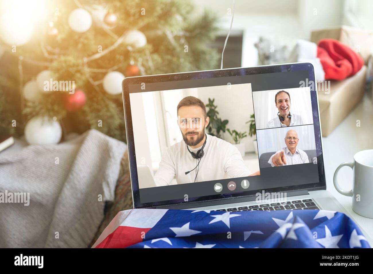 USA flag, laptop computer, independence day online Stock Photo - Alamy