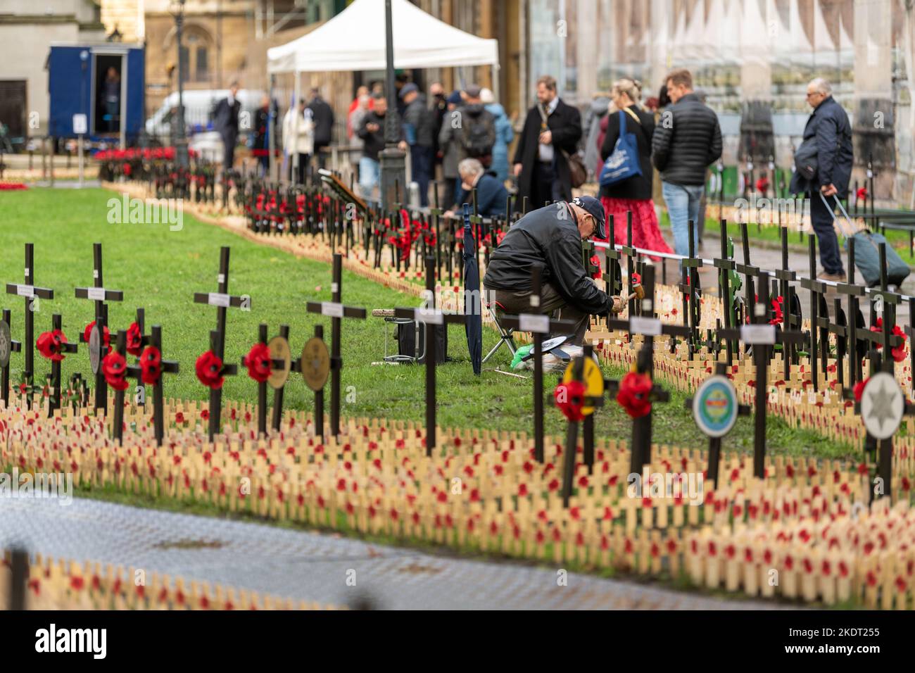 London, UK. 8th Nov, 2022. The Westminster Abbey Field of Remembrance ...