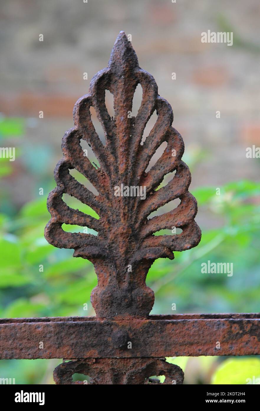 Broken metal fence hi-res stock photography and images - Alamy