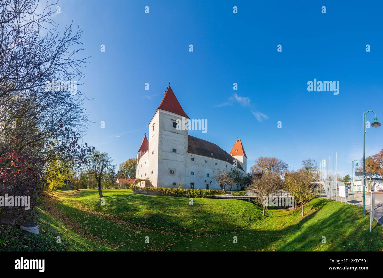 Orth an der Donau: Schloss Orth Castle in Donau, Niederösterreich ...