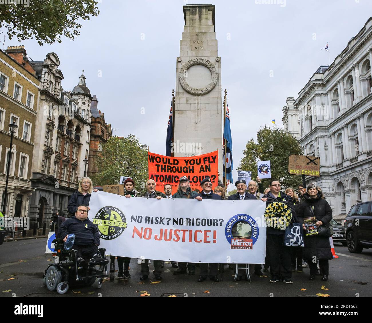 Nuclear bomb test british hi-res stock photography and images - Alamy