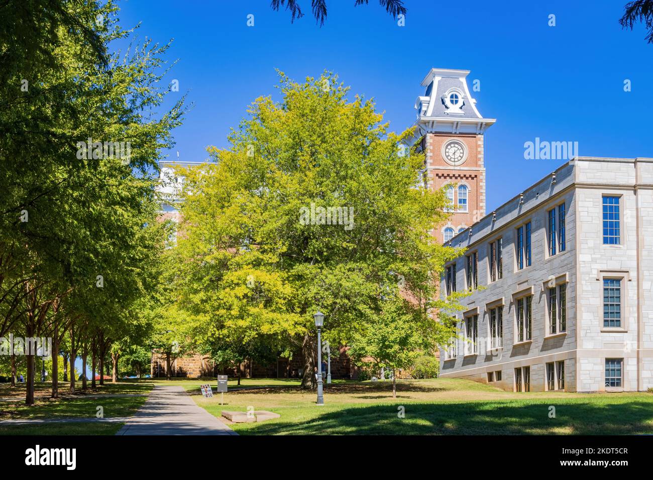 Old main arkansas hi-res stock photography and images - Alamy